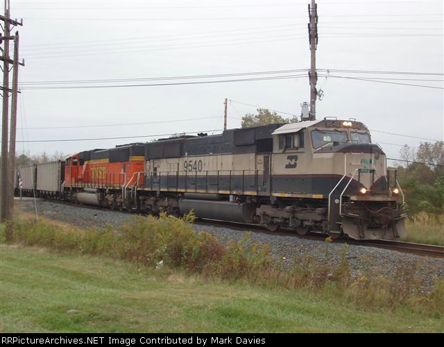 BNSF 9540 + BNSF 9483